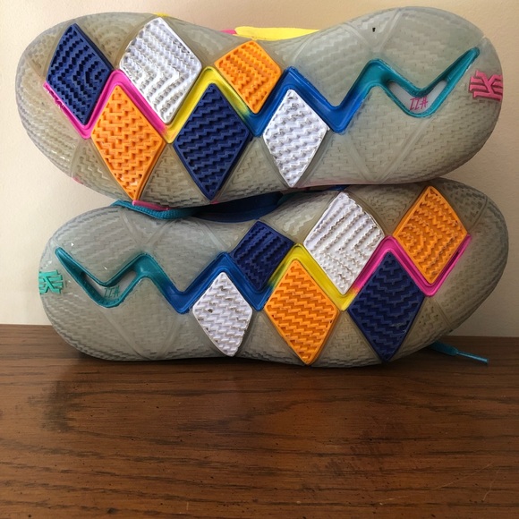 Nike | Shoes | Nike Kyrie Confetti Pink And Blue Size 85 Mens | Poshmark